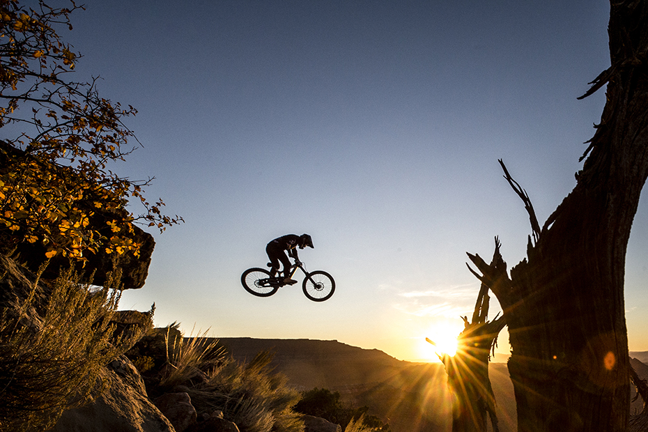 Natural Games Spring Festival Outdoor Sport Music Escalade Kayak VTT